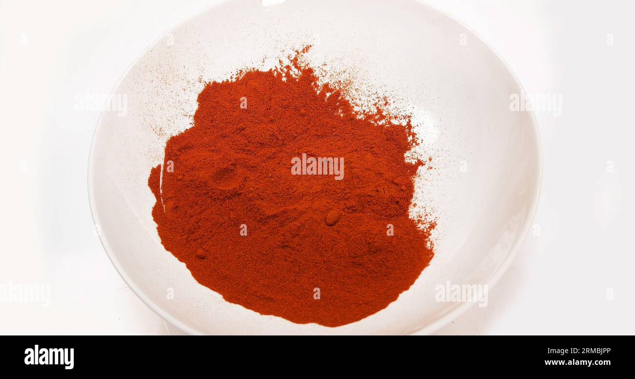 Paprika capsicum annuum powder falling hi-res stock photography and ...