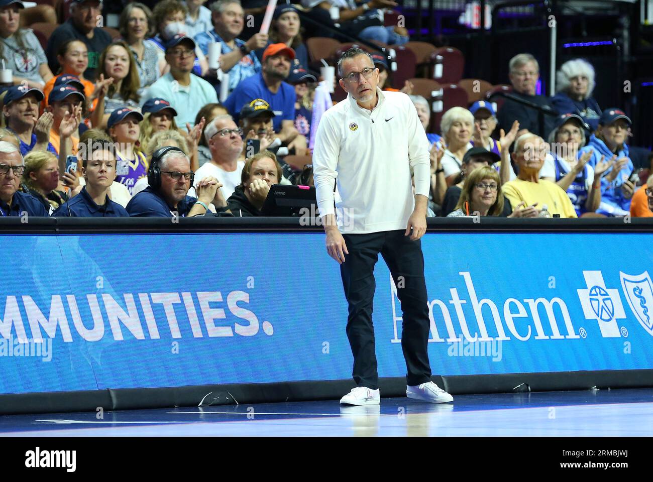 UNCASVILLE, CT - AUGUST 27: Los Angeles Sparks head coach Curt Miller ...
