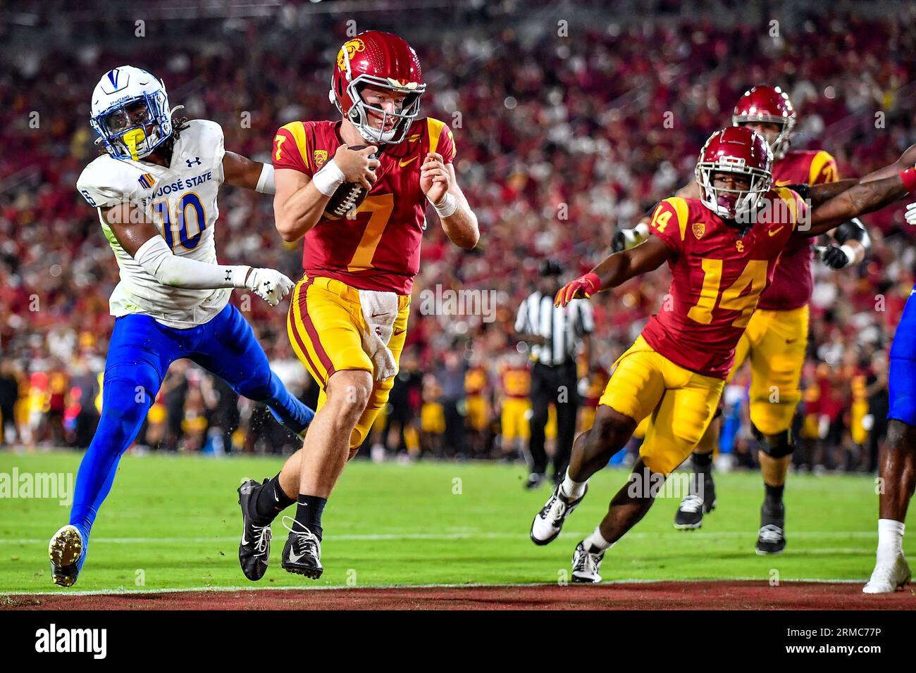 August 26, 2023 Los Angeles, CA.USC Trojans quarterback Miller Moss #7 ...