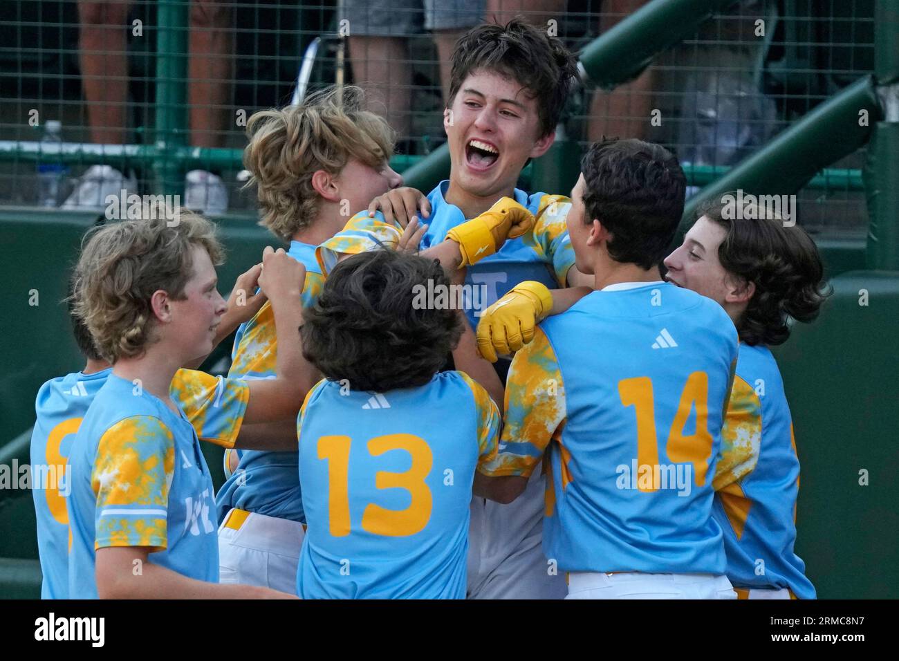 El Segundo, Calif.'s Louis Lappe, center, celebrates with teammates ...