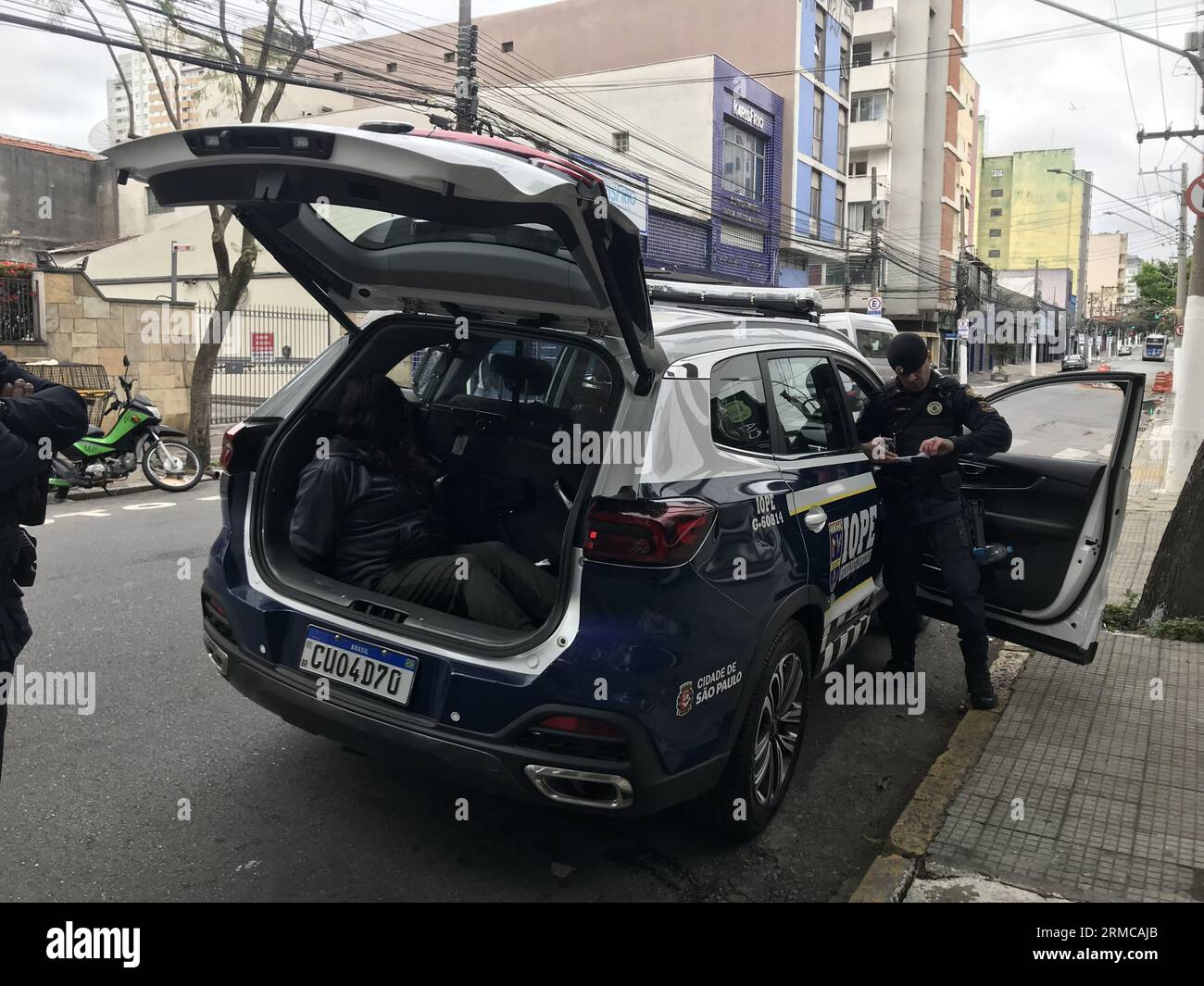 Arrest 2 two hi-res stock photography and images - Alamy