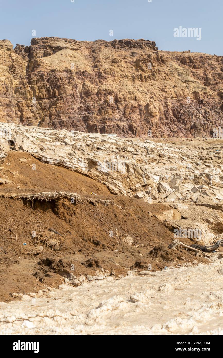 layers of sand formations, rock formations at Dead Sea Salt landscape ...