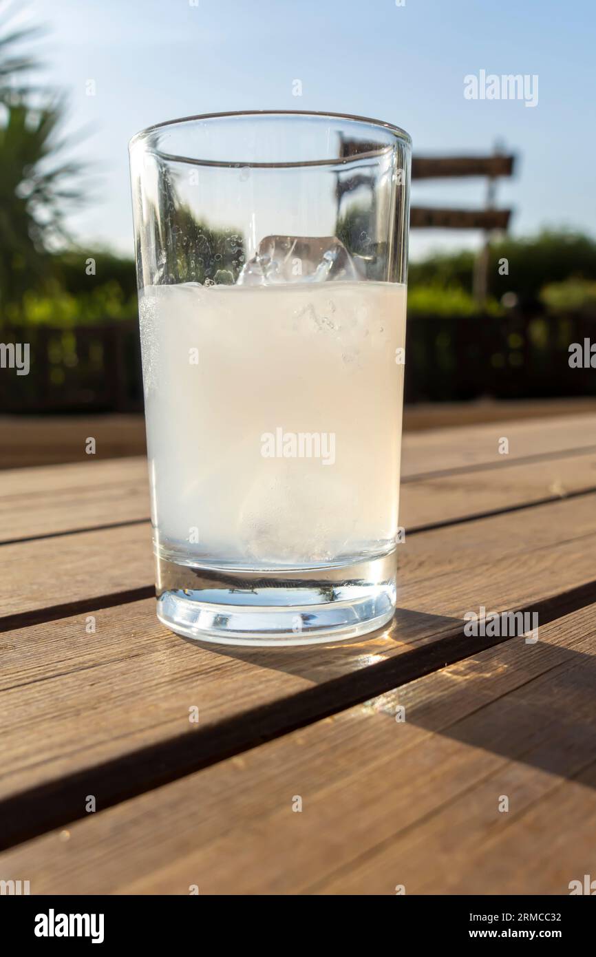 Glass of gin hi-res stock photography and images - Alamy