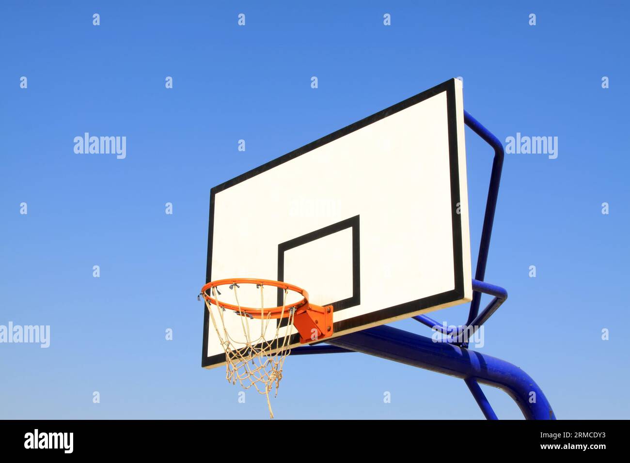 Rebounds basketball hi-res stock photography and images - Alamy