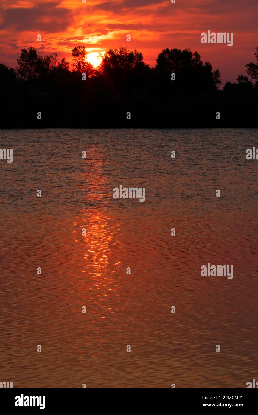 Sunrise on Spring Meadow Lake, Spring Meadow Lake State Park, Helena ...