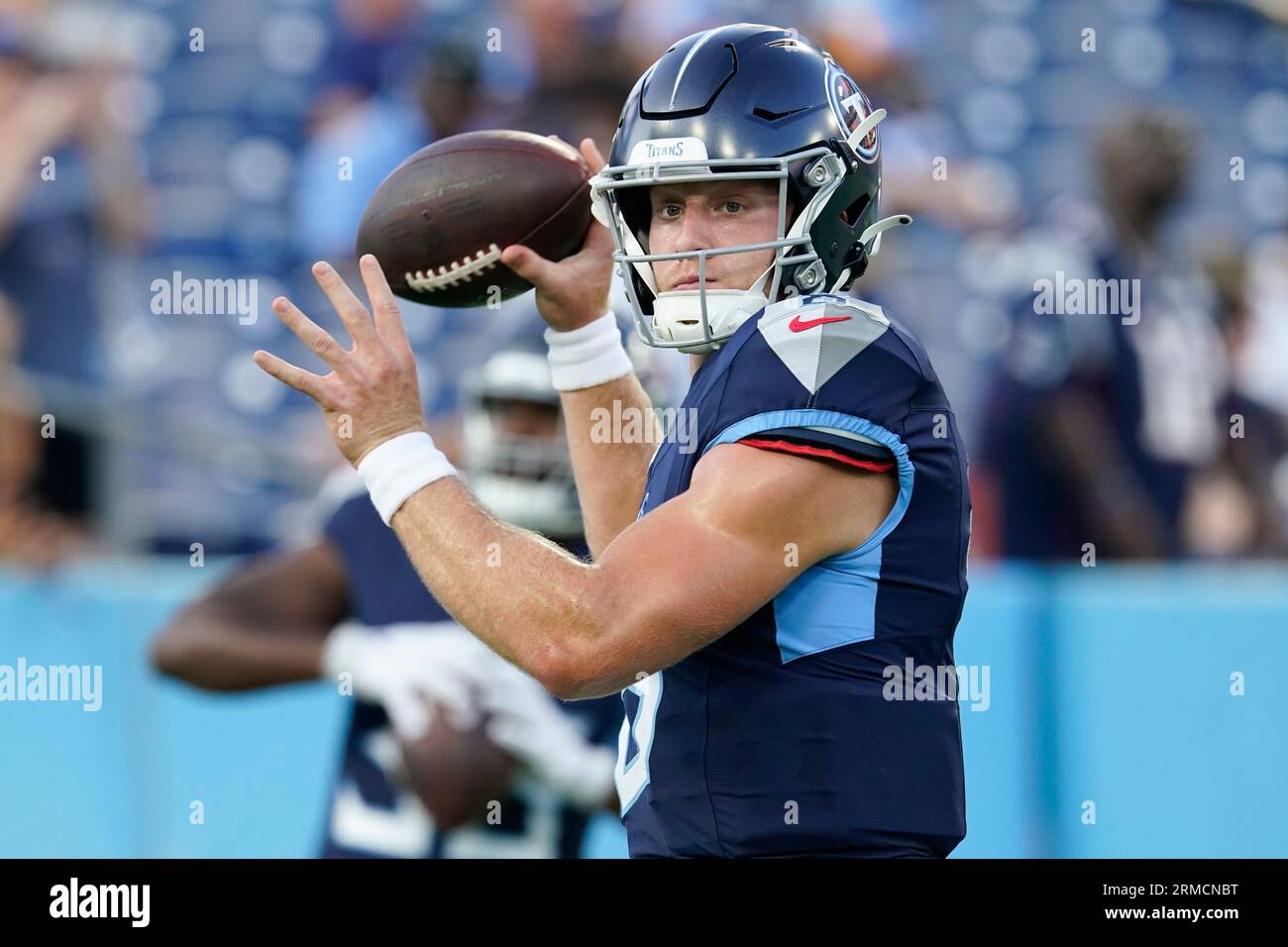 Tennessee Titans quarterback Will Levis warms up before an NFL ...