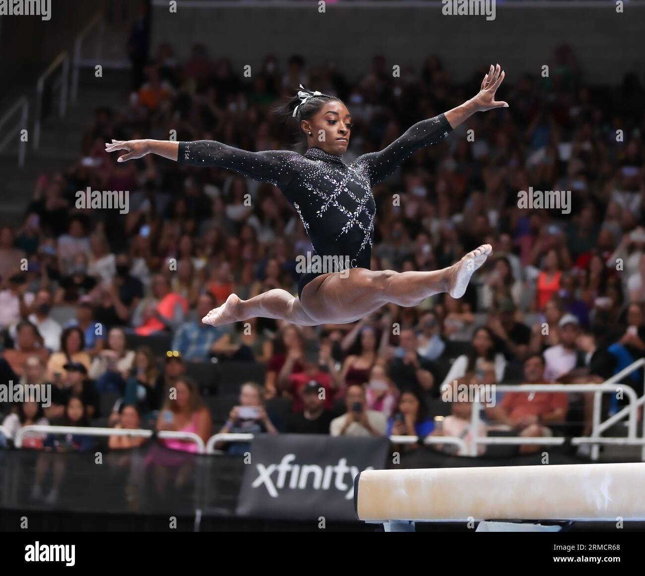 August 27, 2023: Simone Biles begins her balance beam routine during ...