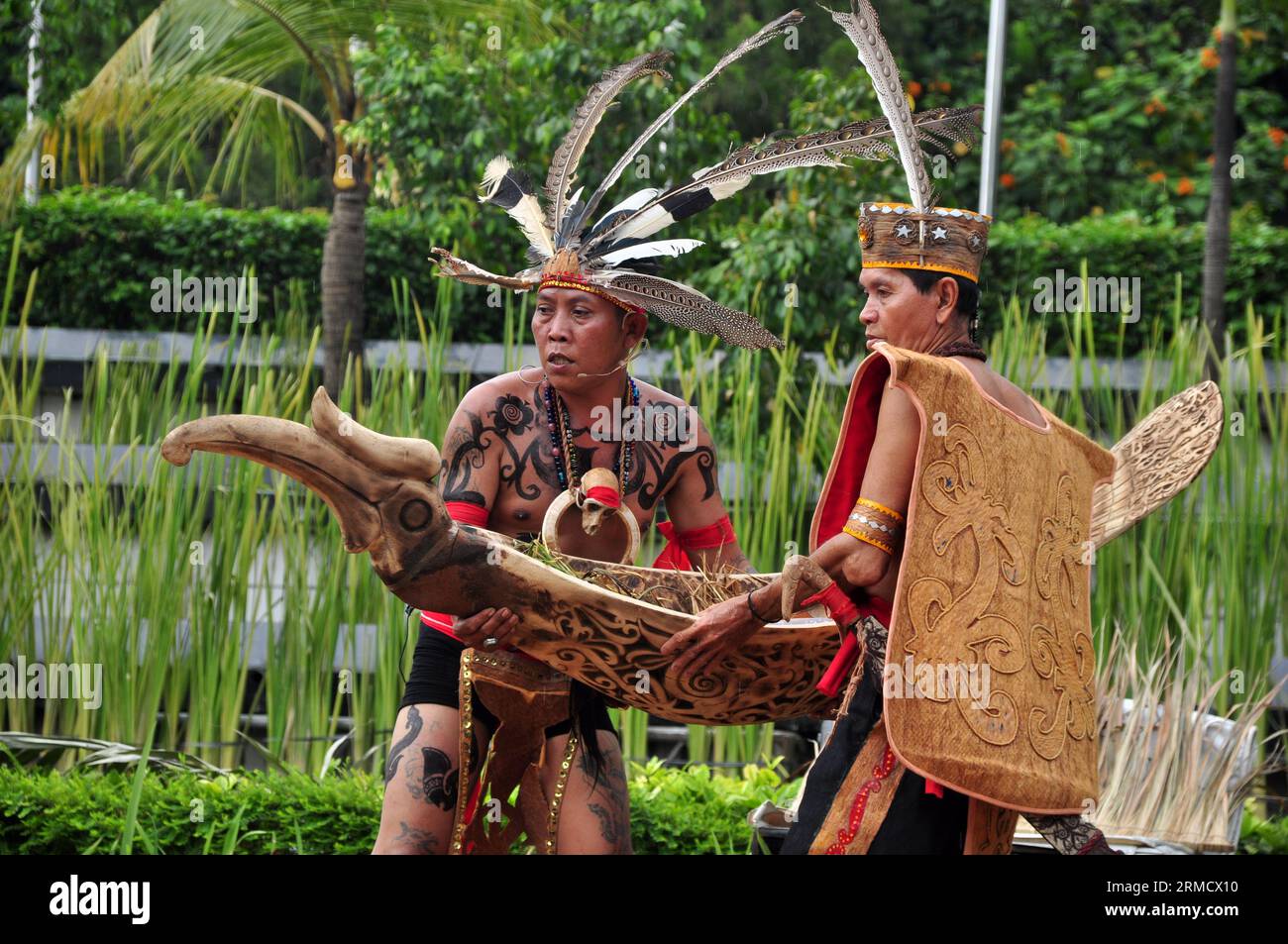 Dayak melayu hi-res stock photography and images - Alamy