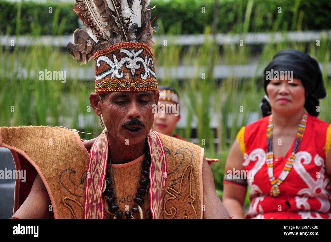 Dayak melayu hi-res stock photography and images - Alamy