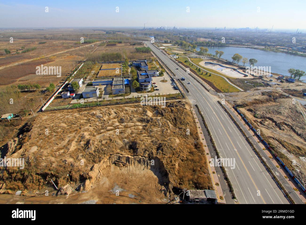Factory overhead view hi-res stock photography and images - Alamy
