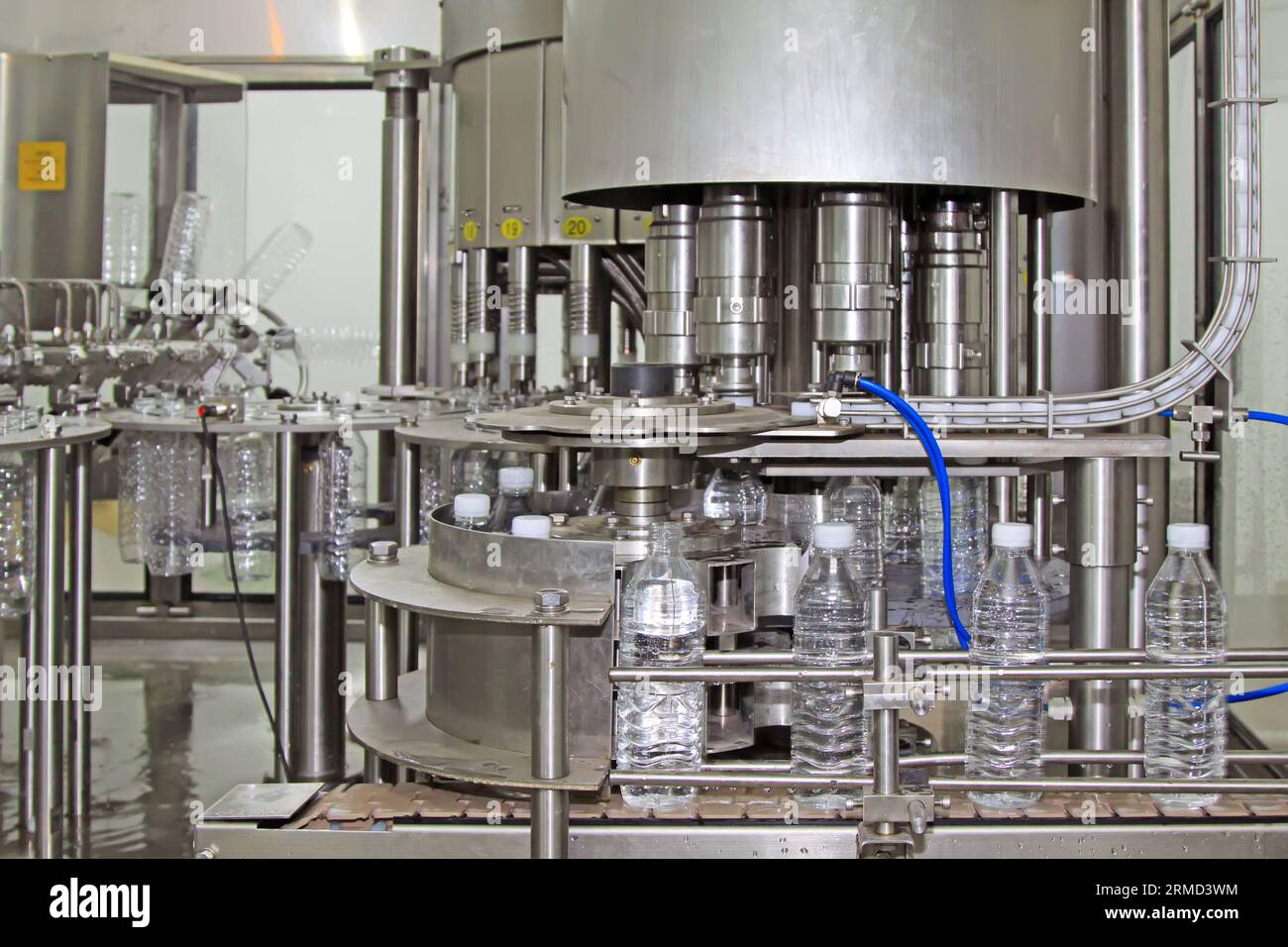 Mineral water filling plant hi-res stock photography and images - Alamy