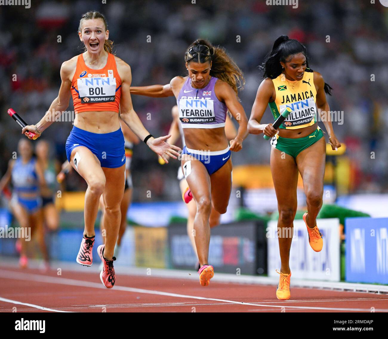 Budapest, Hungary. 27th Aug, 2023. Femke Bol (L) of the Netherlands ...