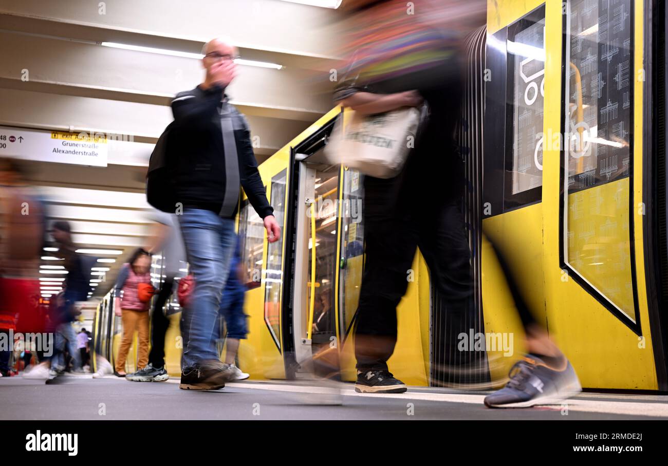 Berlin, Germany. 28th Aug, 2023. Numerous passengers board the train of ...