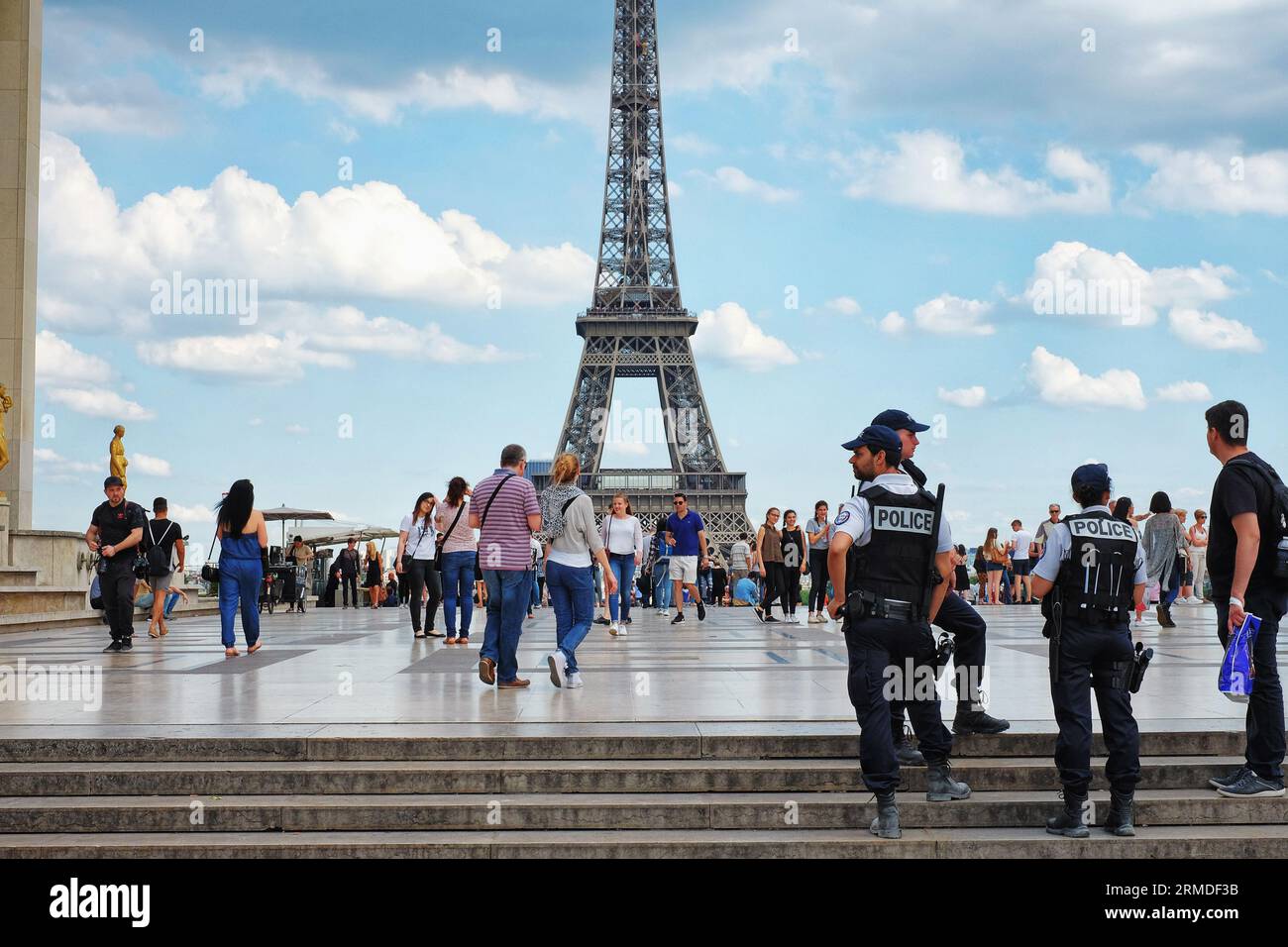 Summer, Place du Trocadéro and the Paris's best views of the Eiffel ...