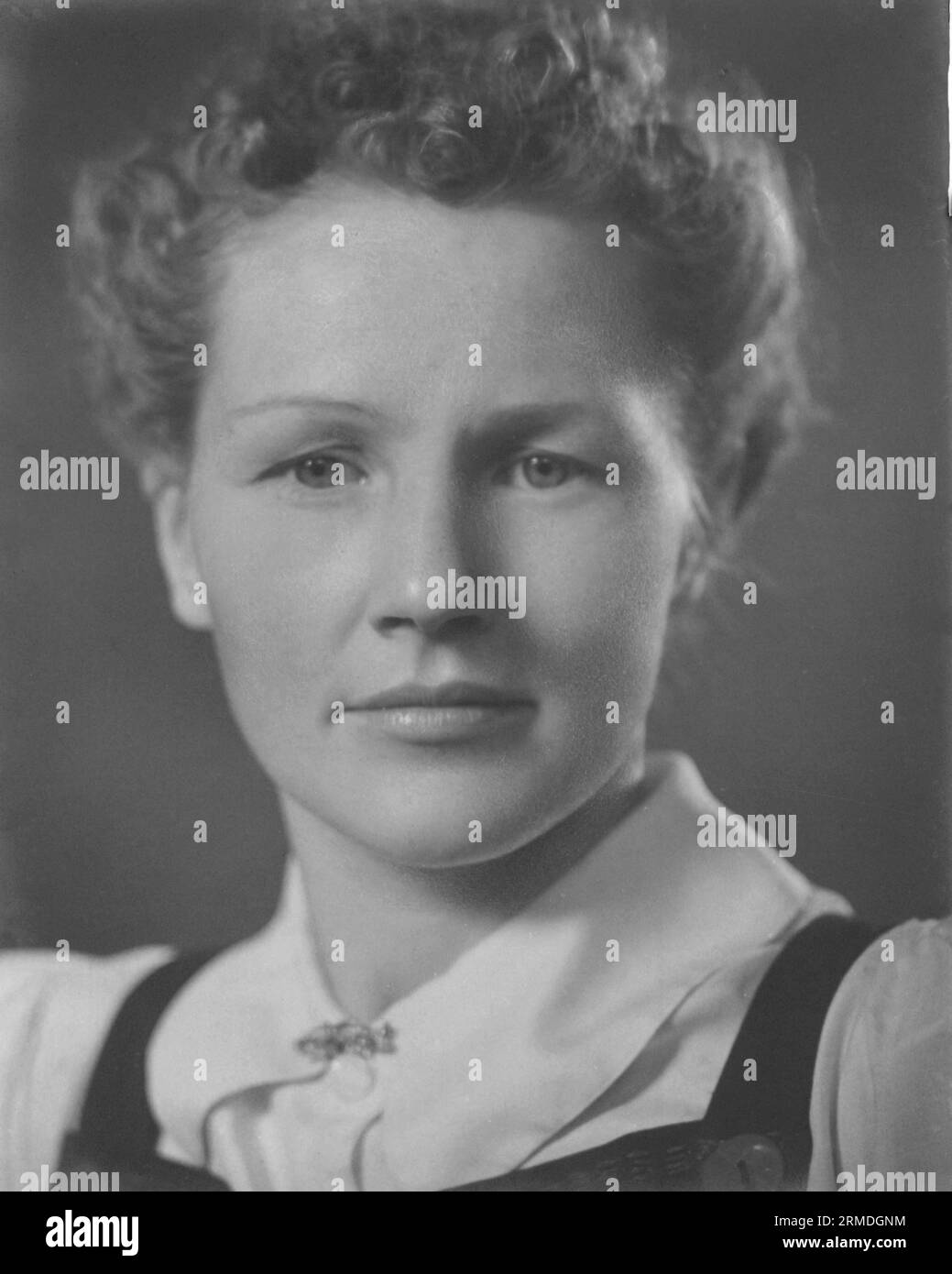 old vintage early 1900s black and white studio portrait British Royalty ...