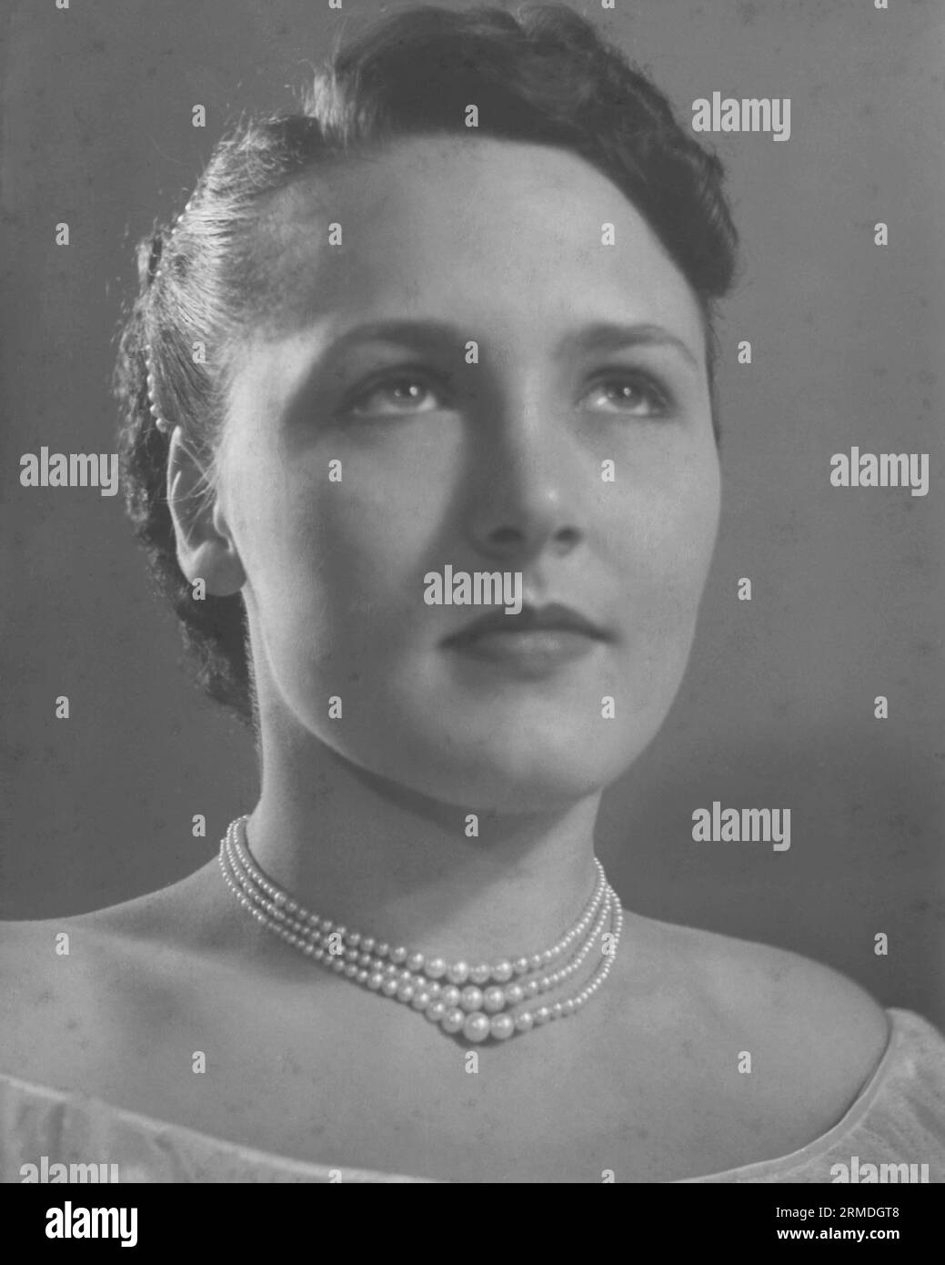 old vintage early 1900s black and white studio portrait British Royalty ...