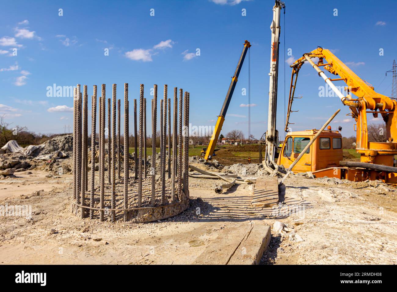 Top part, armature bars, of reinforcement from concrete pillar in base ...