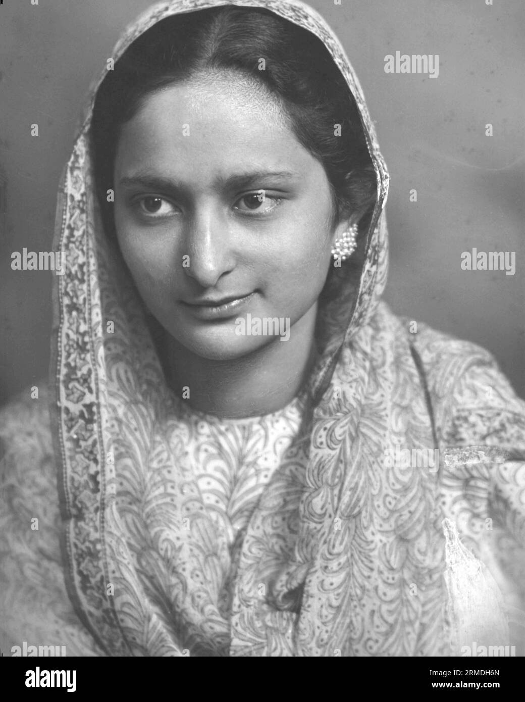 old vintage studio portrait black and white early 1900s silver gelatin ...