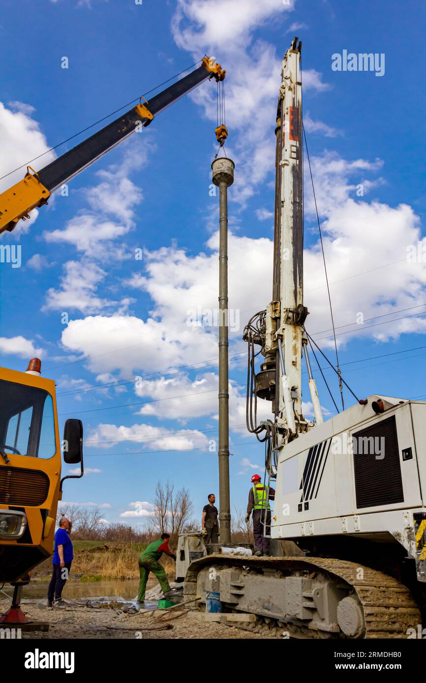 Mobile crane and drilling machine with tower, big equipment for drill ...