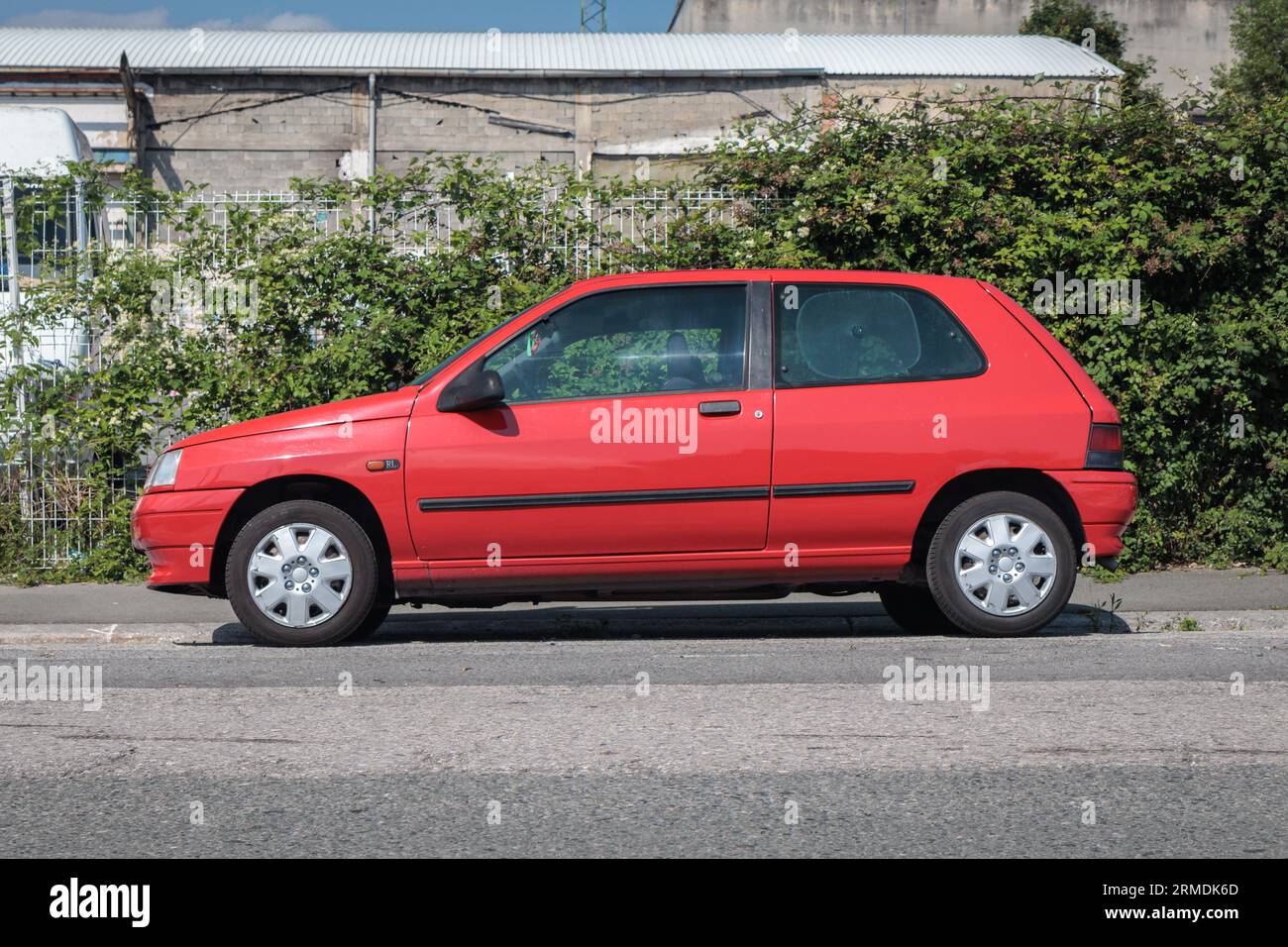 PASAIA, SPAIN-JULY 10, 2023: Renault Clio (AKA Lutecia), first ...