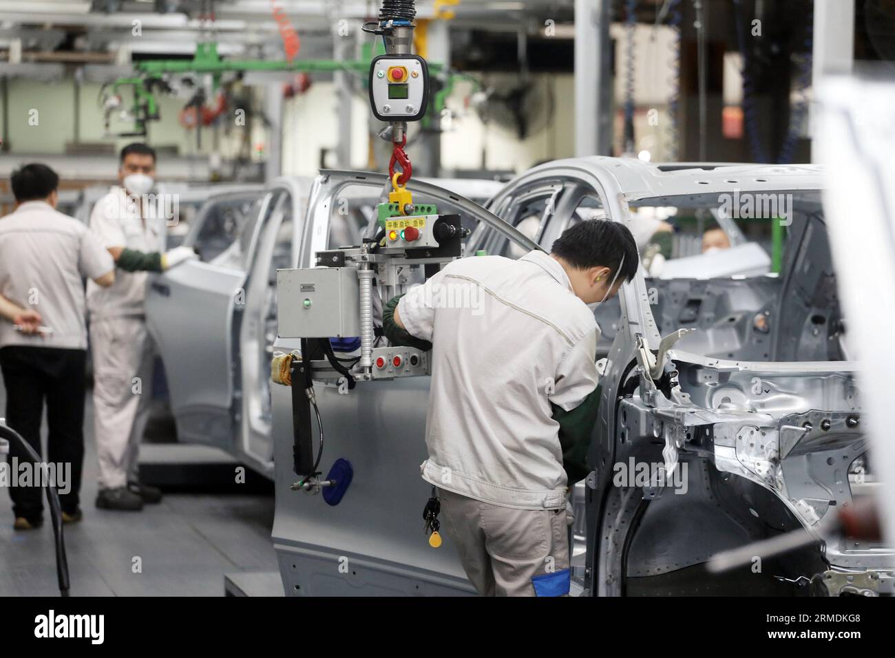 Visit the FAW-Volkswagen factory in Foshan City, south China's ...