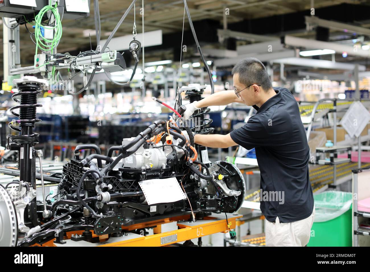 Visit the FAW-Volkswagen factory in Foshan City, south China's ...