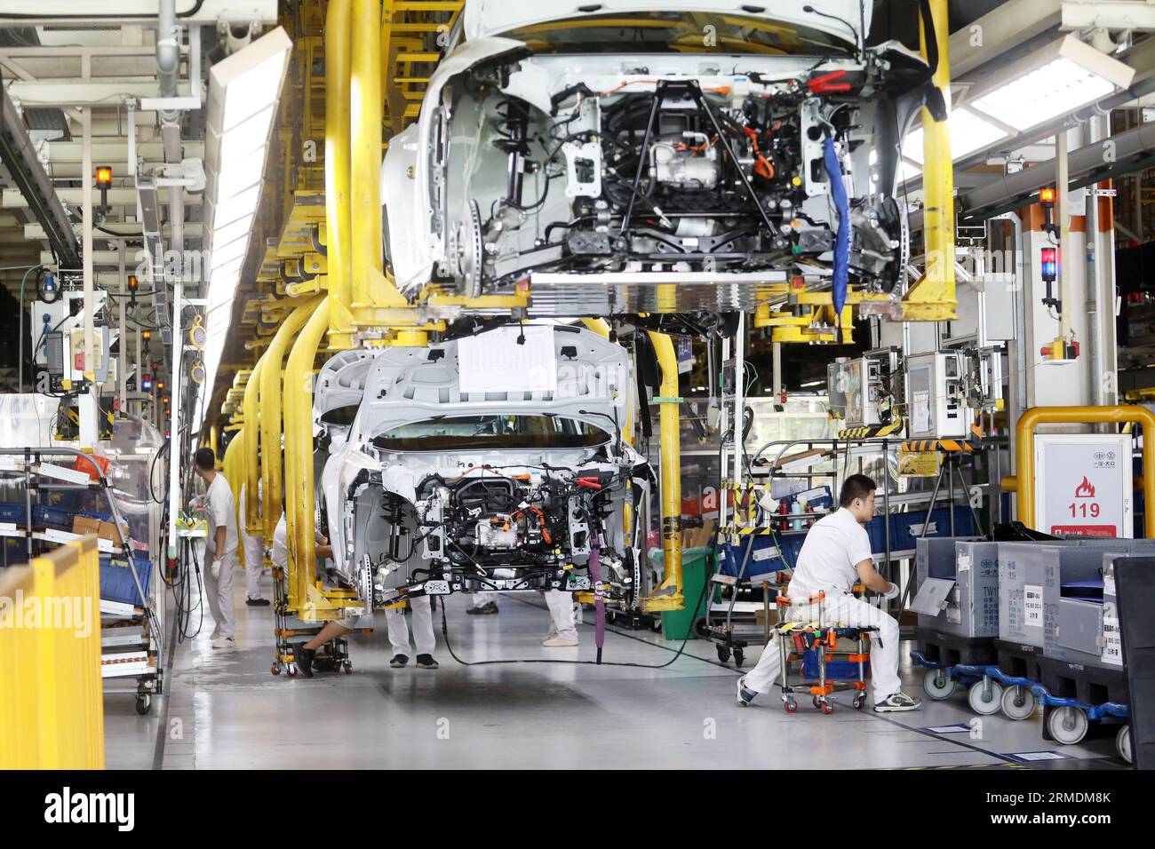 Visit the FAW-Volkswagen factory in Foshan City, south China's ...