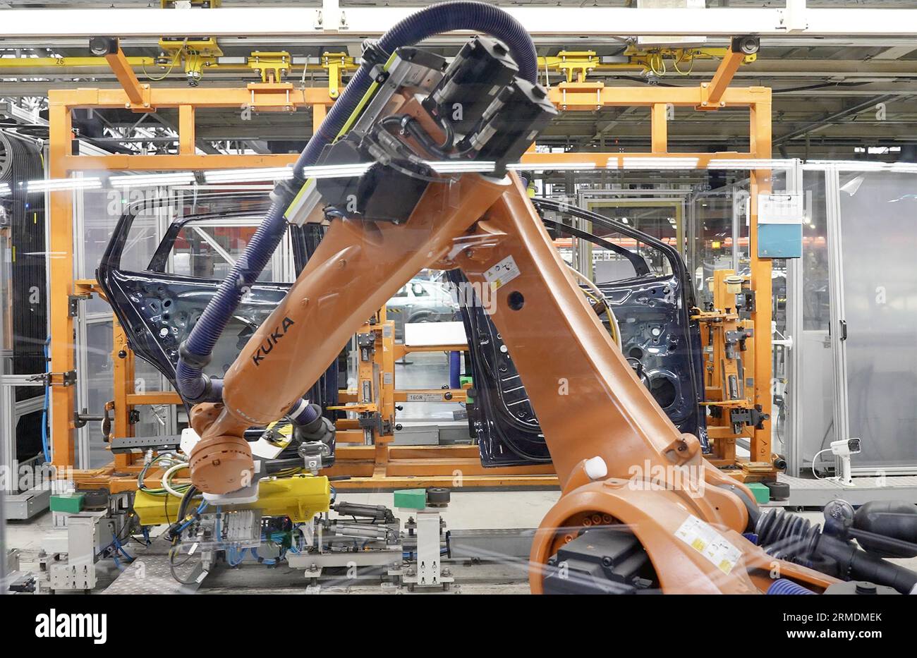 Visit the FAW-Volkswagen factory in Foshan City, south China's ...