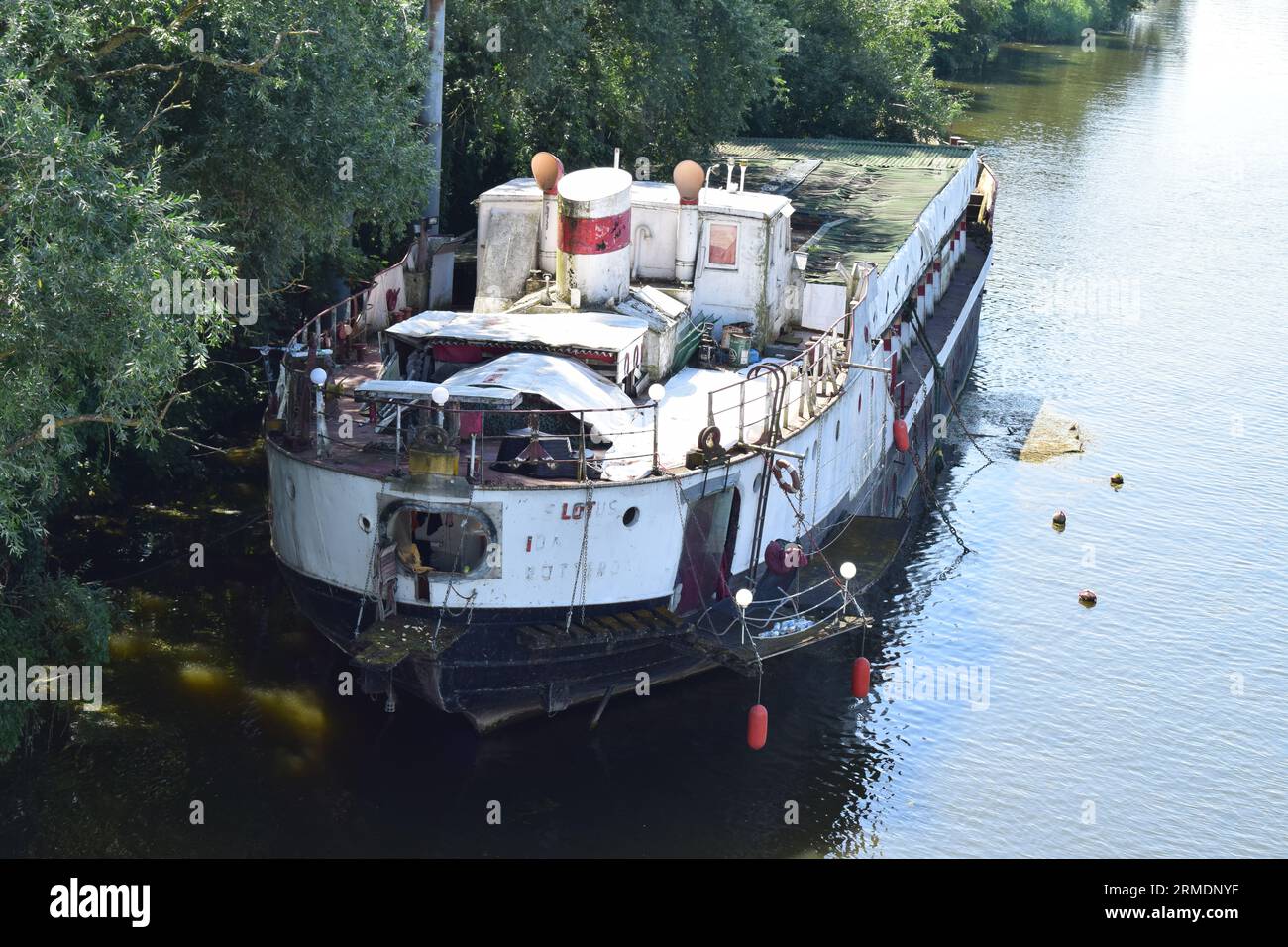 Old cargo barge floating hi-res stock photography and images - Alamy