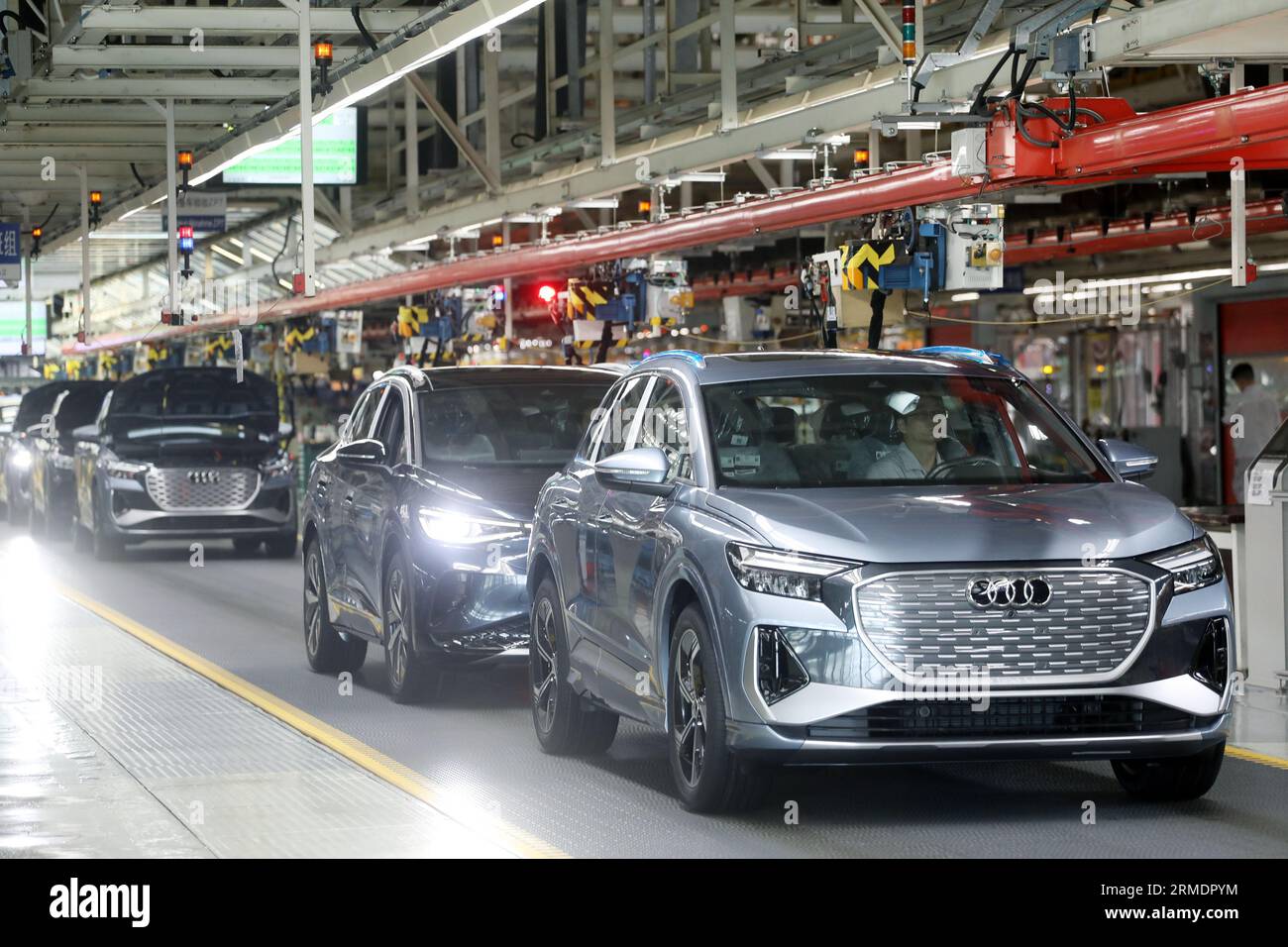 Visit the FAW-Volkswagen factory in Foshan City, south China's ...