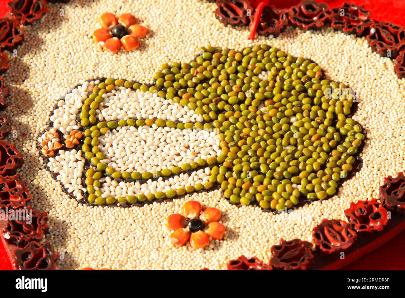 Grains crafts hi-res stock photography and images - Alamy