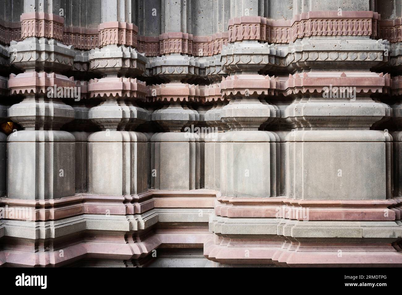 Carving details on the outer wall of the Krishnapura Chhatris, also ...