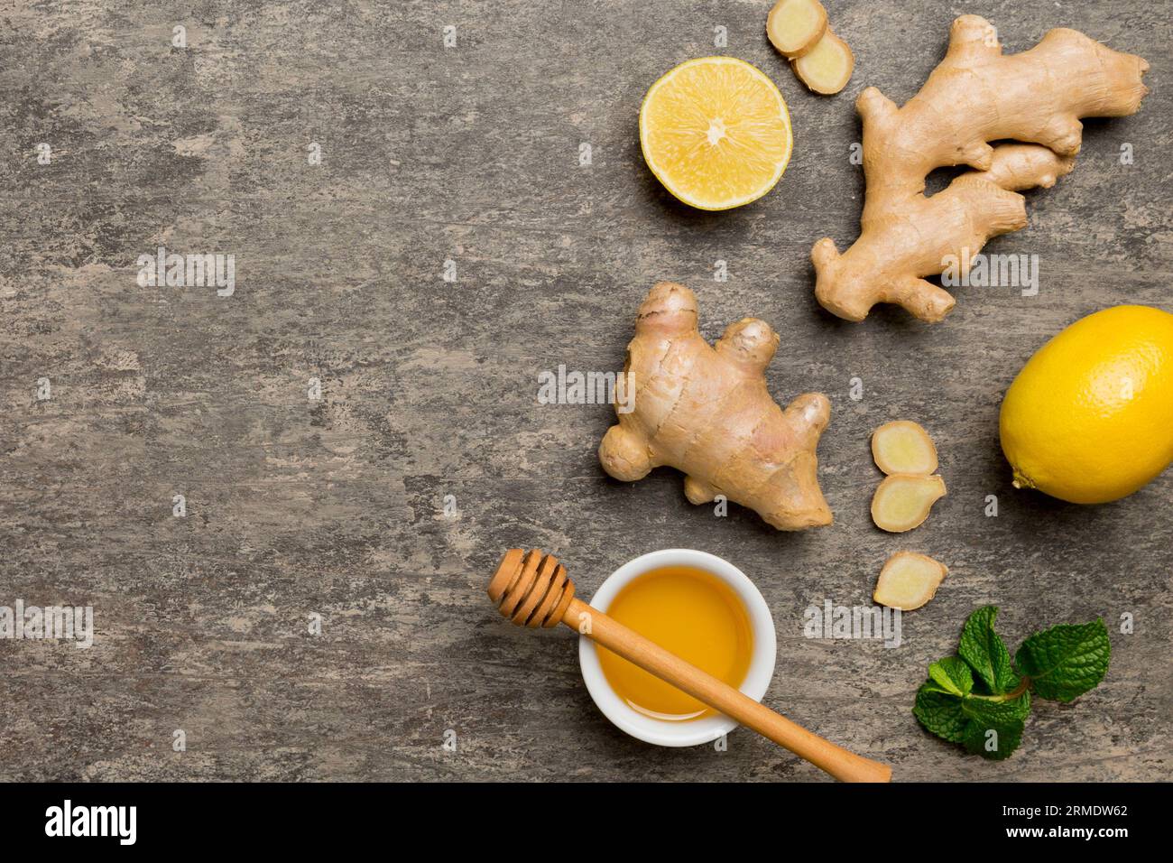 Natural cold and flu home remedies. Natural ingredients for immunity ...