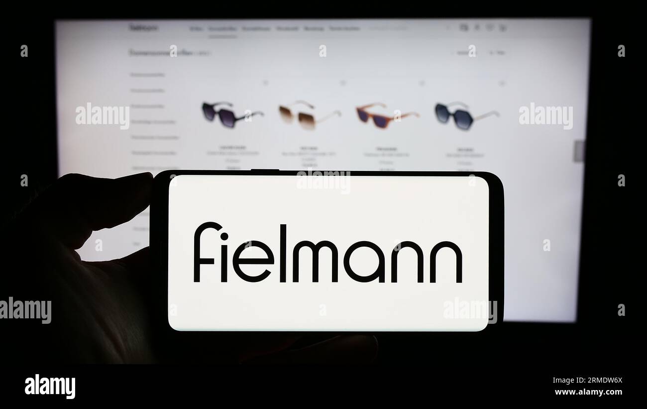 Fielmann logo hi-res stock photography and images - Alamy