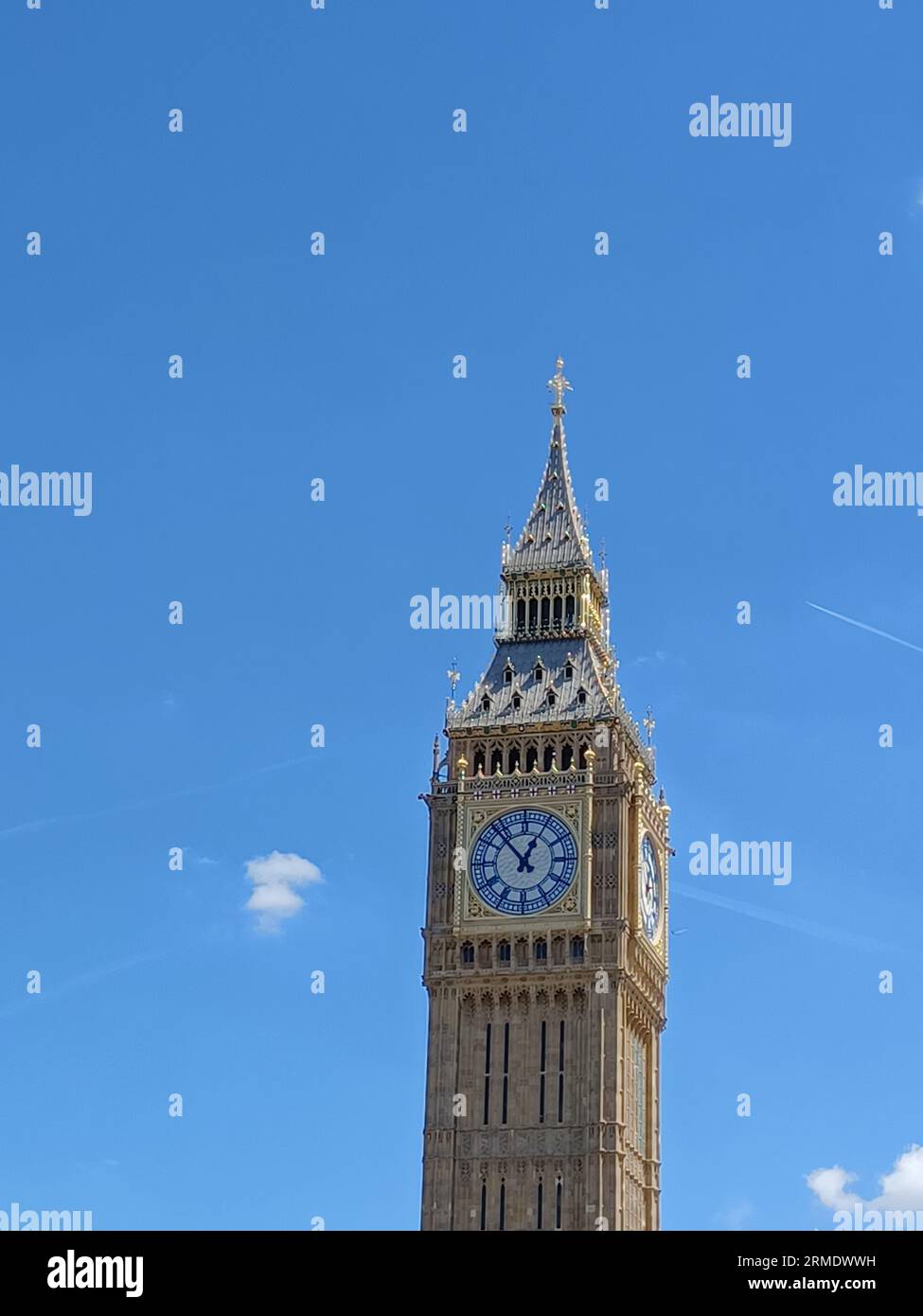 A stunning view of the iconic Big Ben clock tower in London, England ...
