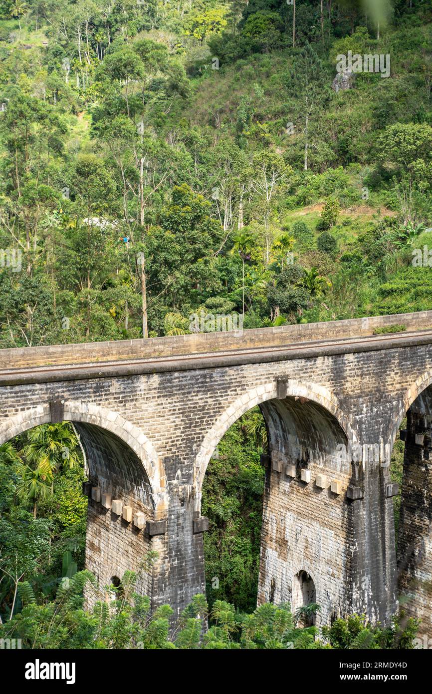 Famous Nine Arch Bridge on a sunny day in Ella, train journey Sri Lanka ...