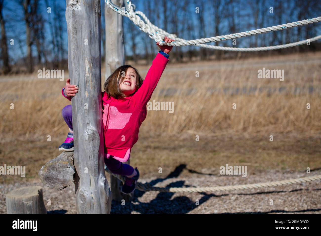 Child balance beam hi-res stock photography and images - Alamy