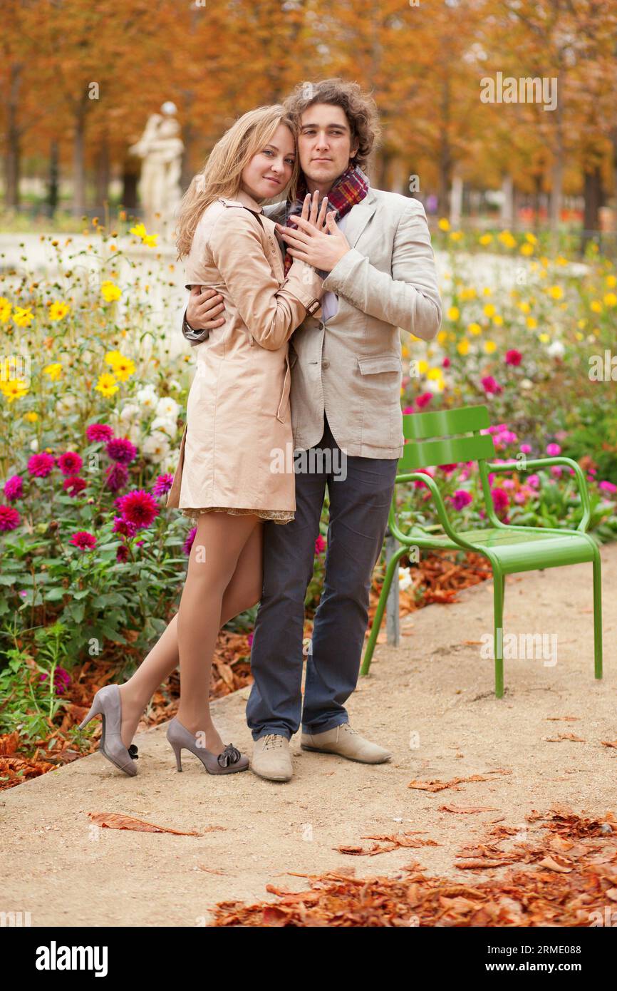 Romantic couple on a fall day, having a date Stock Photo - Alamy