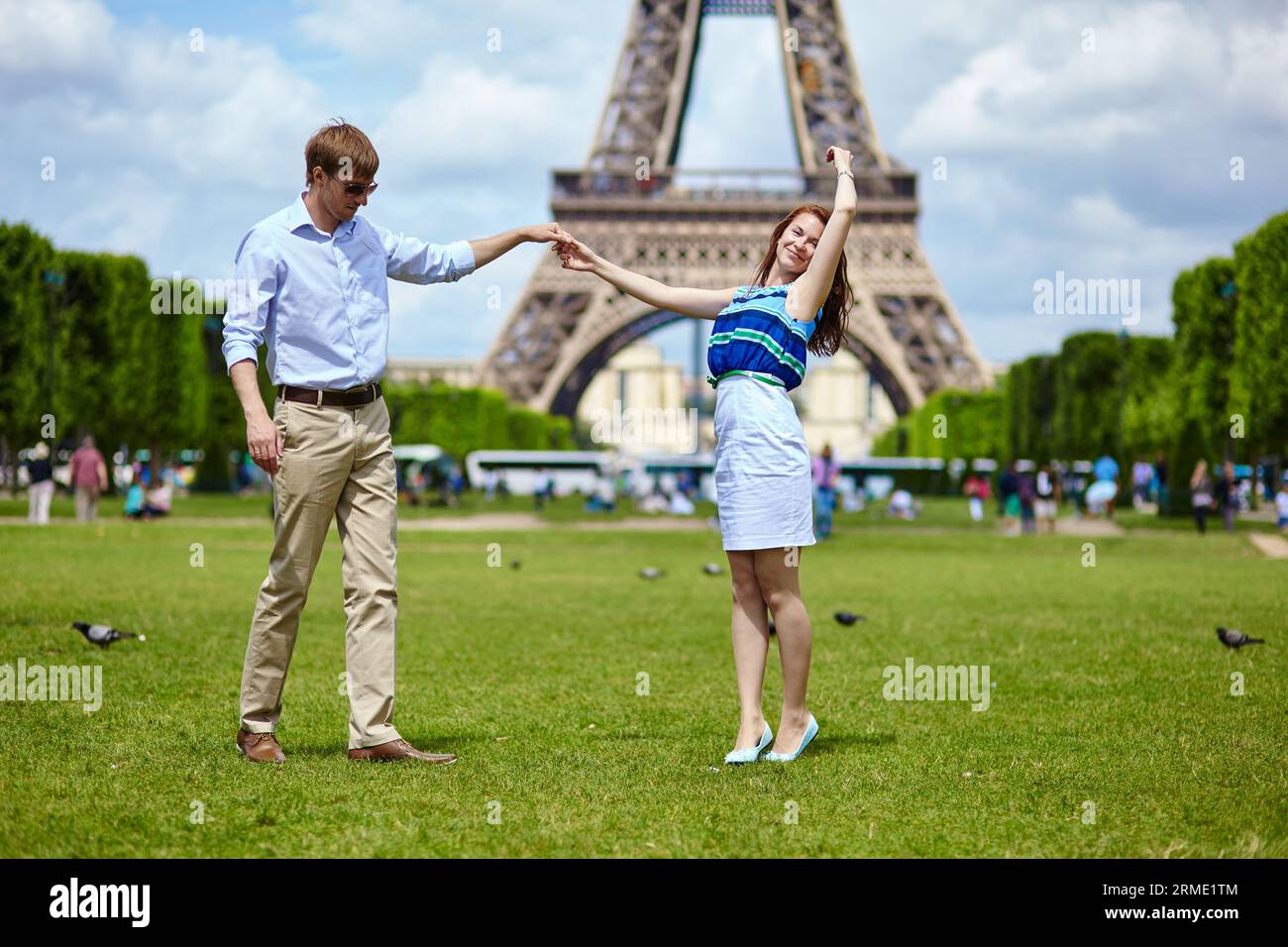 Just dance paris hi-res stock photography and images - Alamy