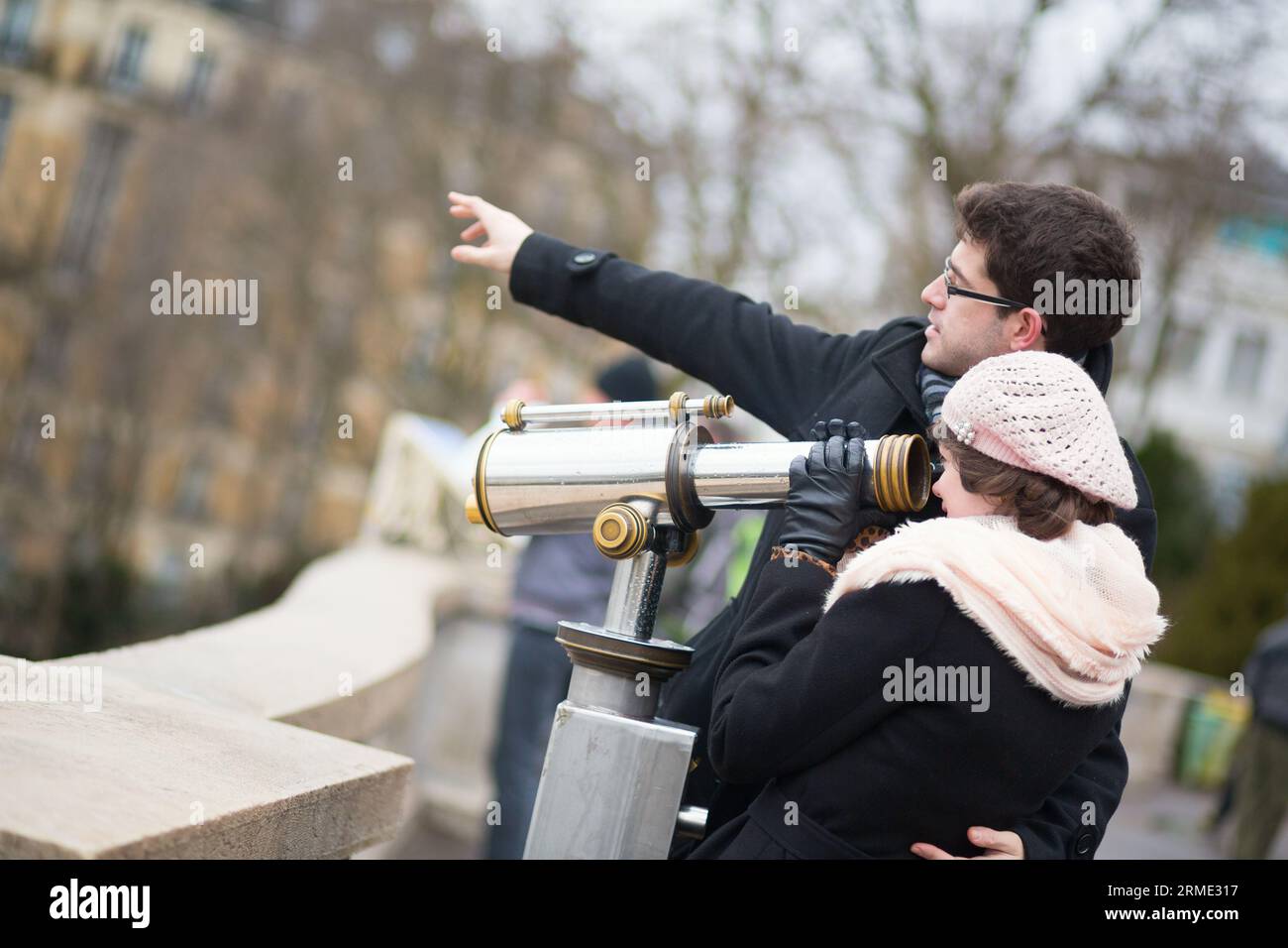 People using telescope hi-res stock photography and images - Alamy