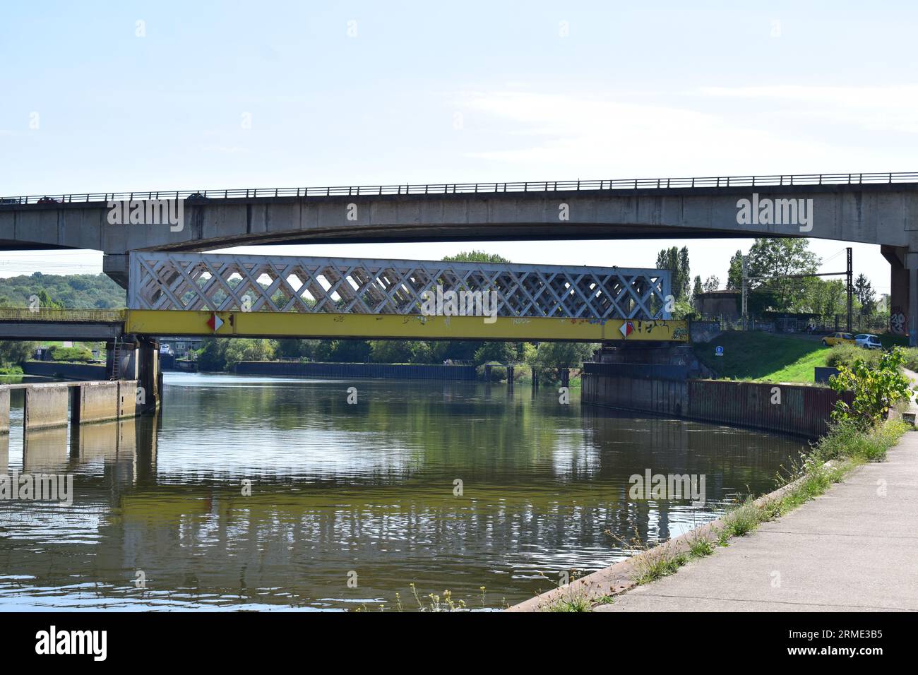 railroad bridge with a highway bridge above Stock Photo - Alamy