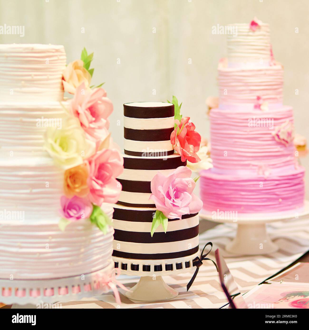 Beautiful table cakes banquet hi-res stock photography and images - Alamy