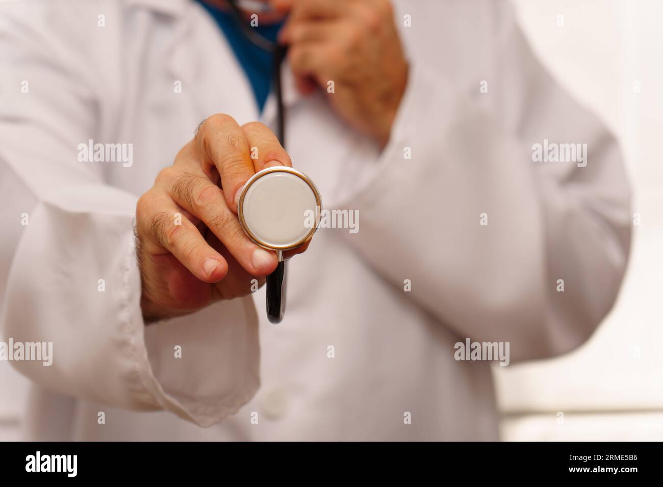 Hand stethoscope hi-res stock photography and images - Alamy