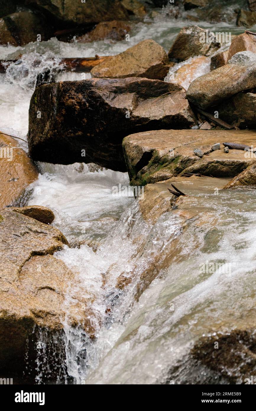 Water crashing against rocks hi-res stock photography and images - Alamy