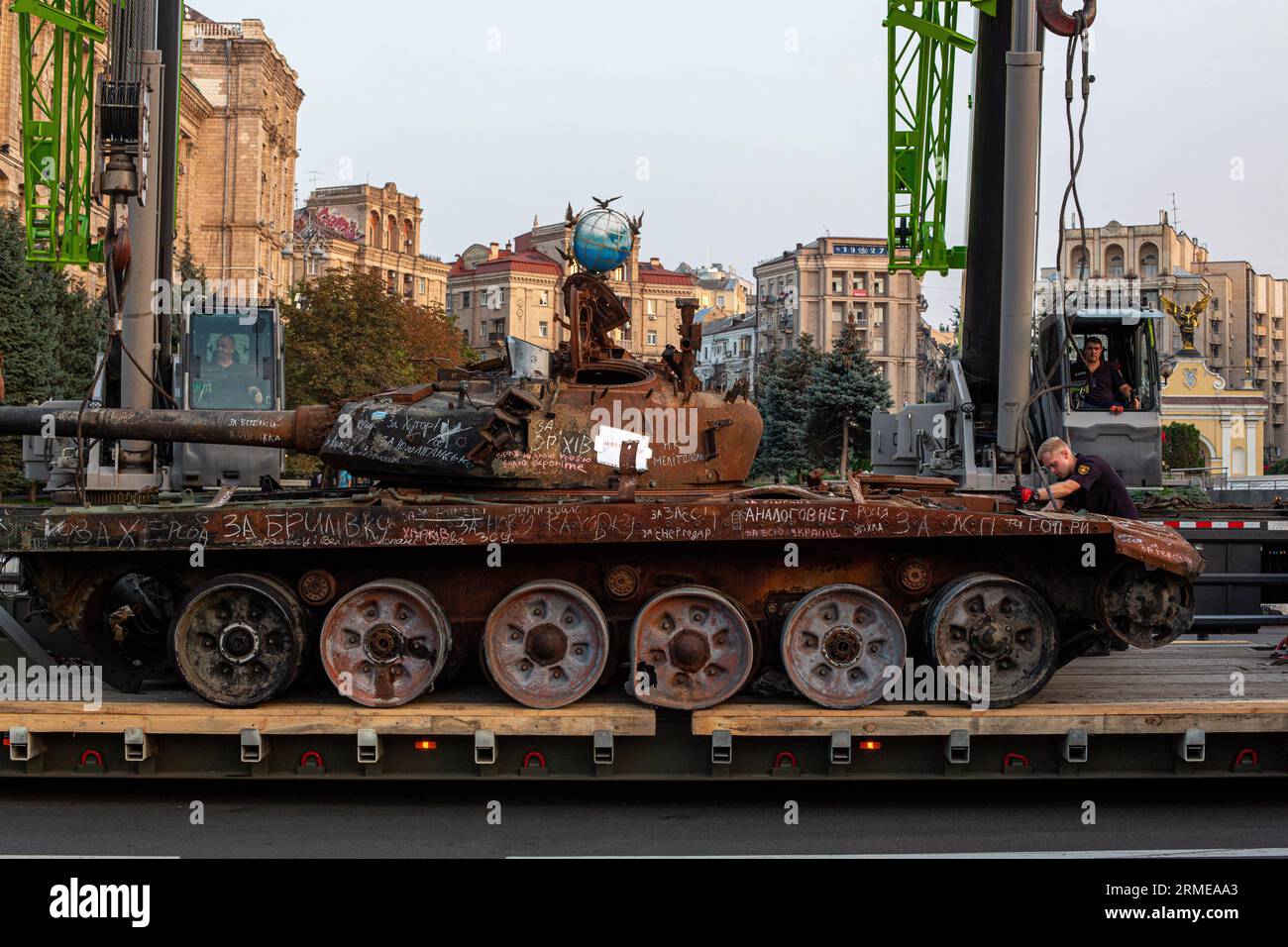 tanks are loaded onto trucks Stock Photo - Alamy
