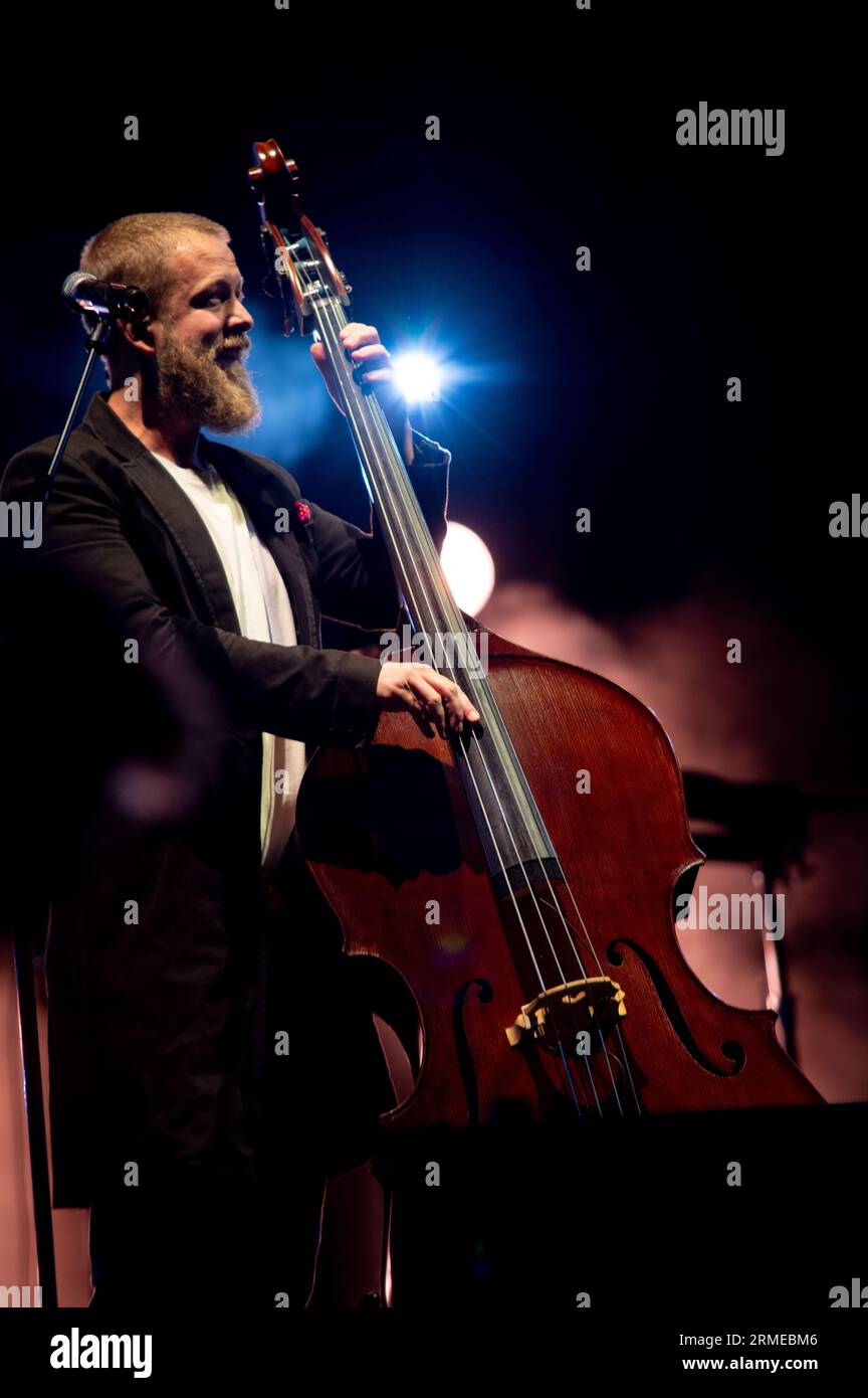 Victorious headliner hi-res stock photography and images - Alamy