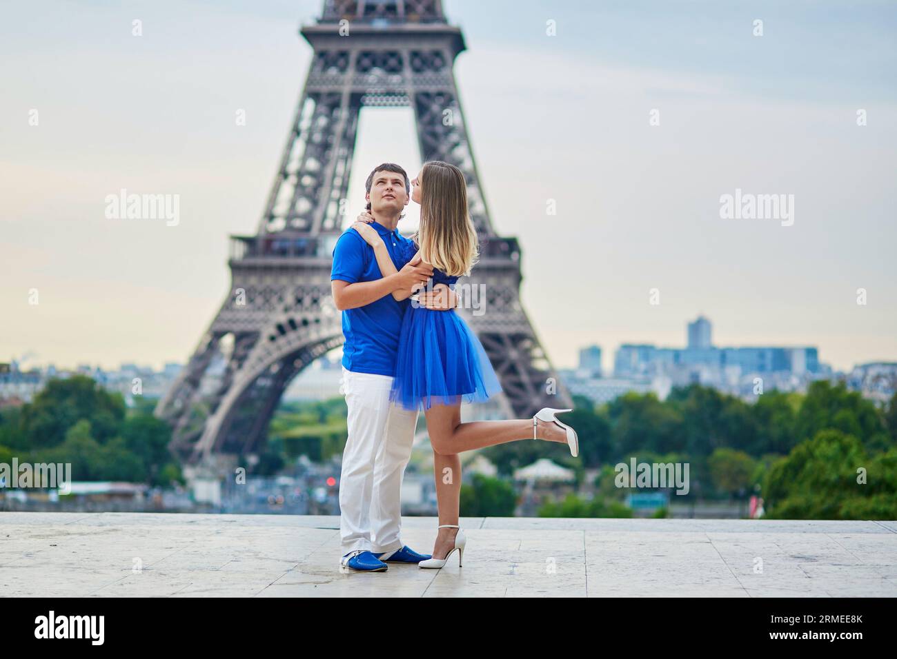 Romantic dating couple on Trocadero viewpoint in Paris, hugging, Eiffel ...
