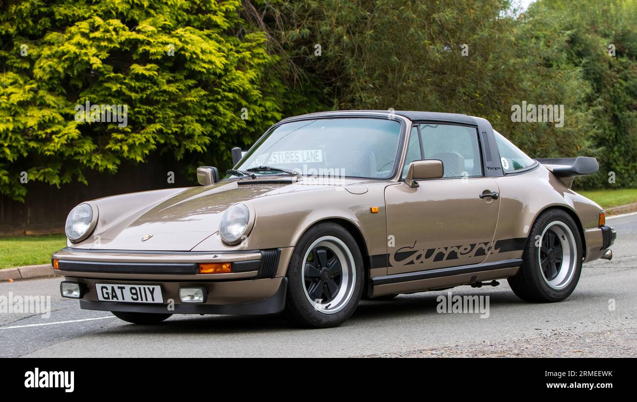 Bronze car hi-res stock photography and images - Alamy