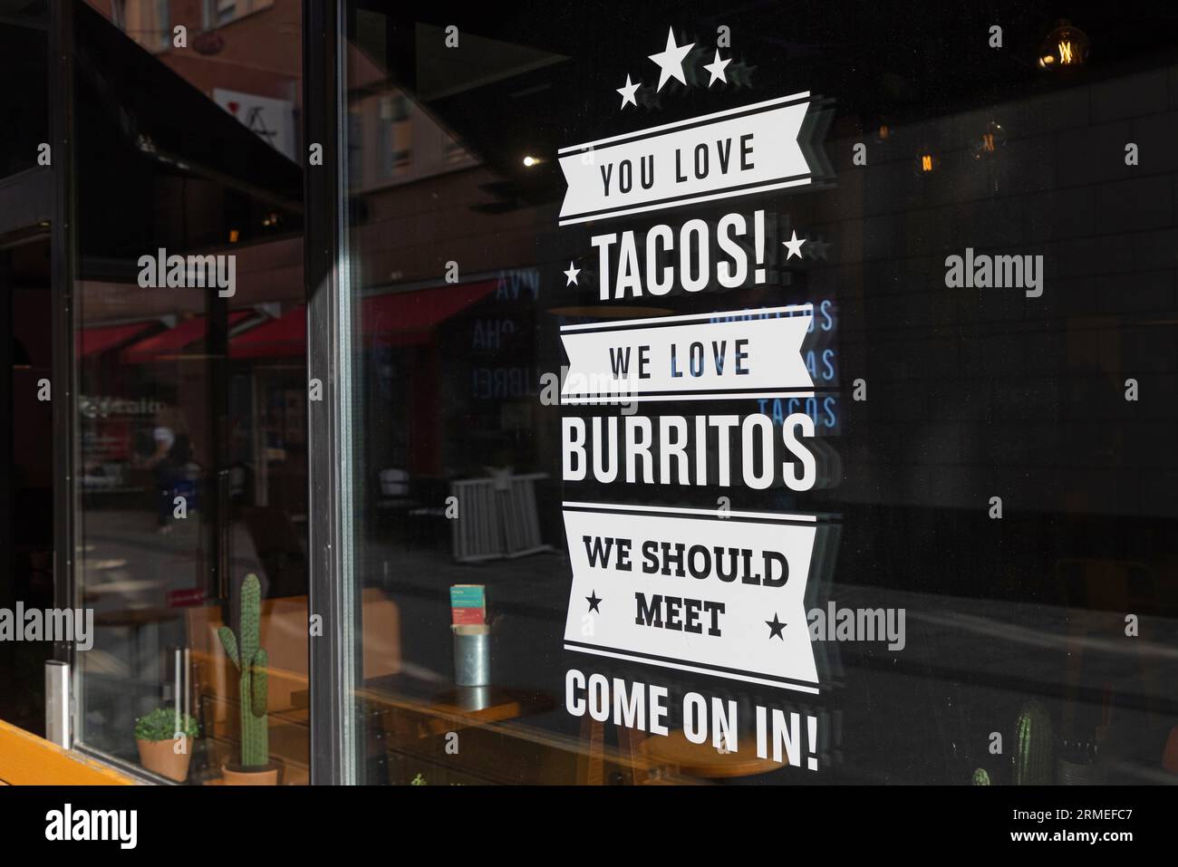 Taco restaurang hi-res stock photography and images - Alamy