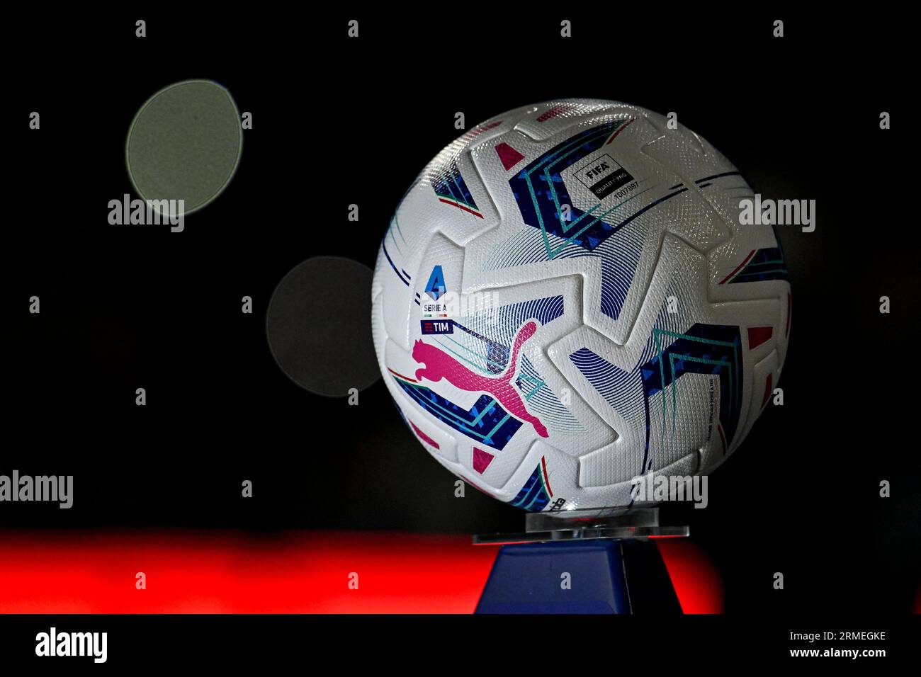 Puma ball hi-res stock photography and images - Alamy